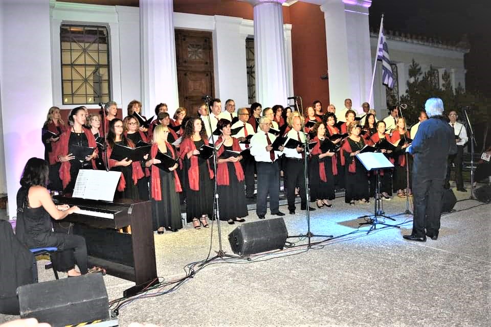 ΧΟΡΩΔΙΑΚΟ ΦΕΣΤΙΒΑΛ ΣΤΗΝ ΟΛΥΜΠΙΑ ΚΑΙ ΚΑΝΤΑΔΑ ΣΤΟΝ ΠΥΡΓΟ ΑΠΟ ΤΗ ΜΙΚΤΗ ...