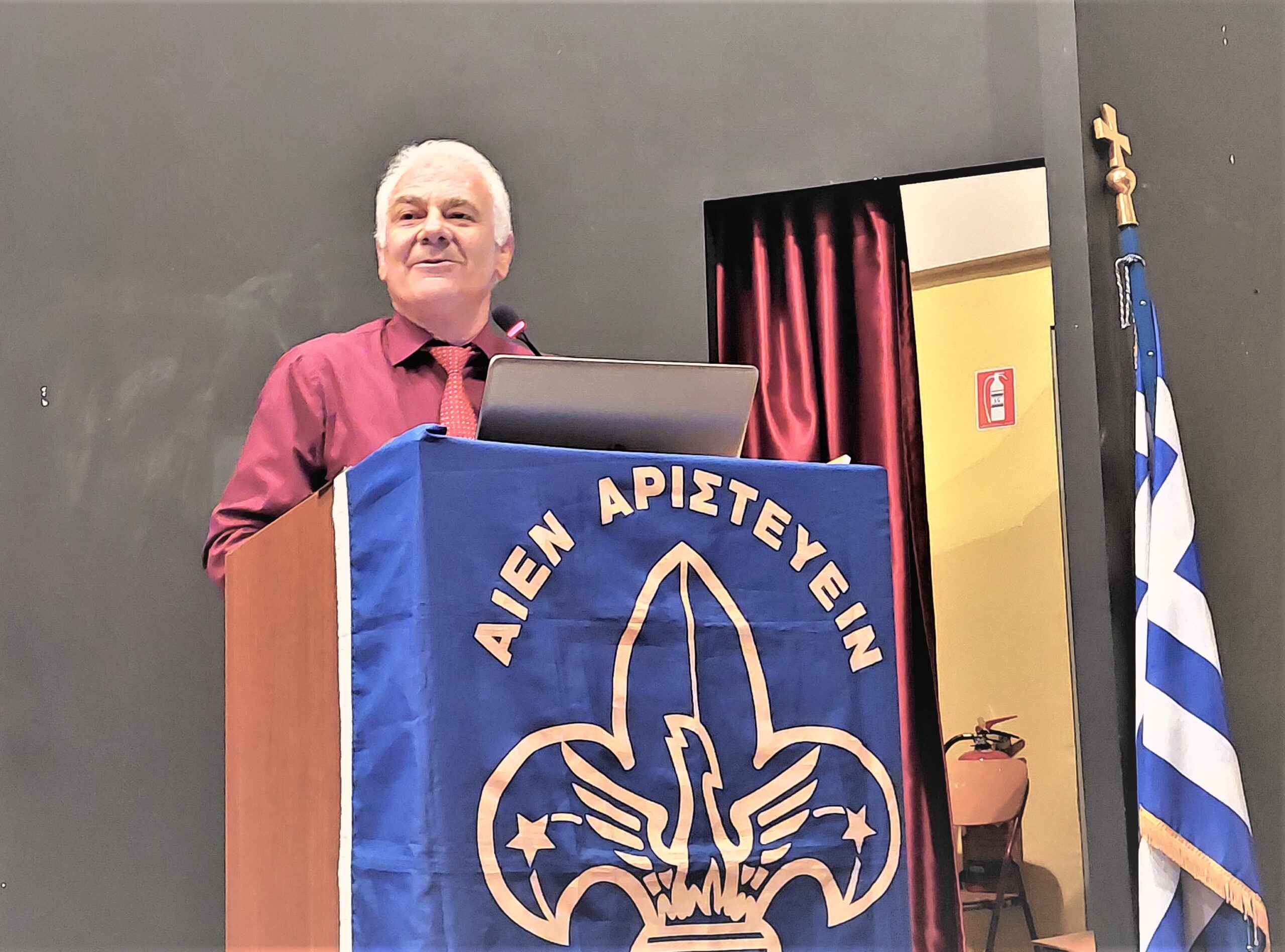 Ο πολύ καλός ομιλητής Ν. Δεμερτζής θεωρεί τον εθνικό διχασμό ως το ...