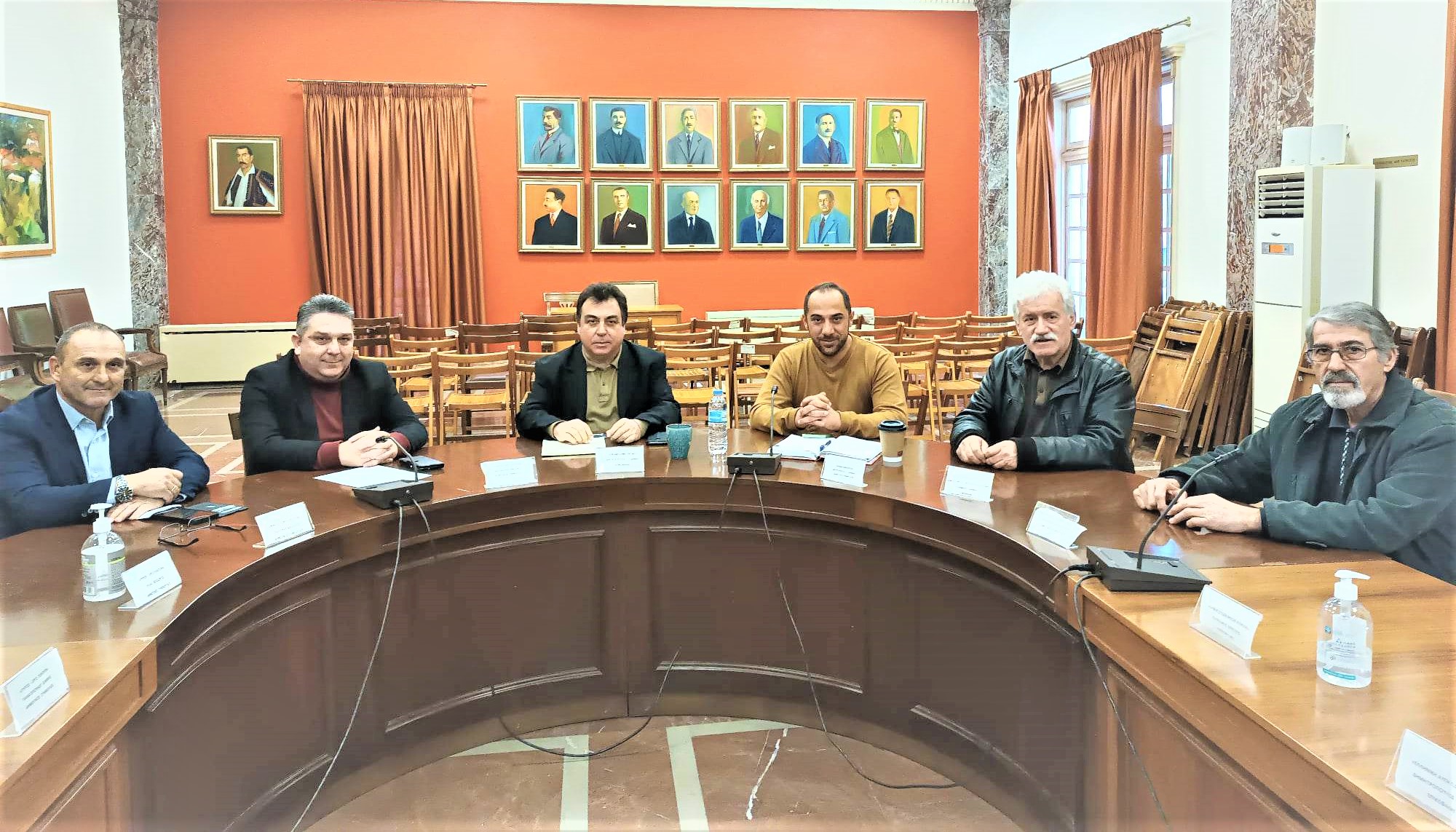 Η ΑΝΤΕΠΙΘΕΣΗ ΤΟΥ ΔΗΜΑΡΧΟΥ ΠΥΡΓΟΥ ΝΑ ΣΩΣΕΙ Ο,ΤΙ ΣΩΖΕΤΑΙ ΣΕ ΜΙΑ ΕΝΑΓΩΝΙΑ ...