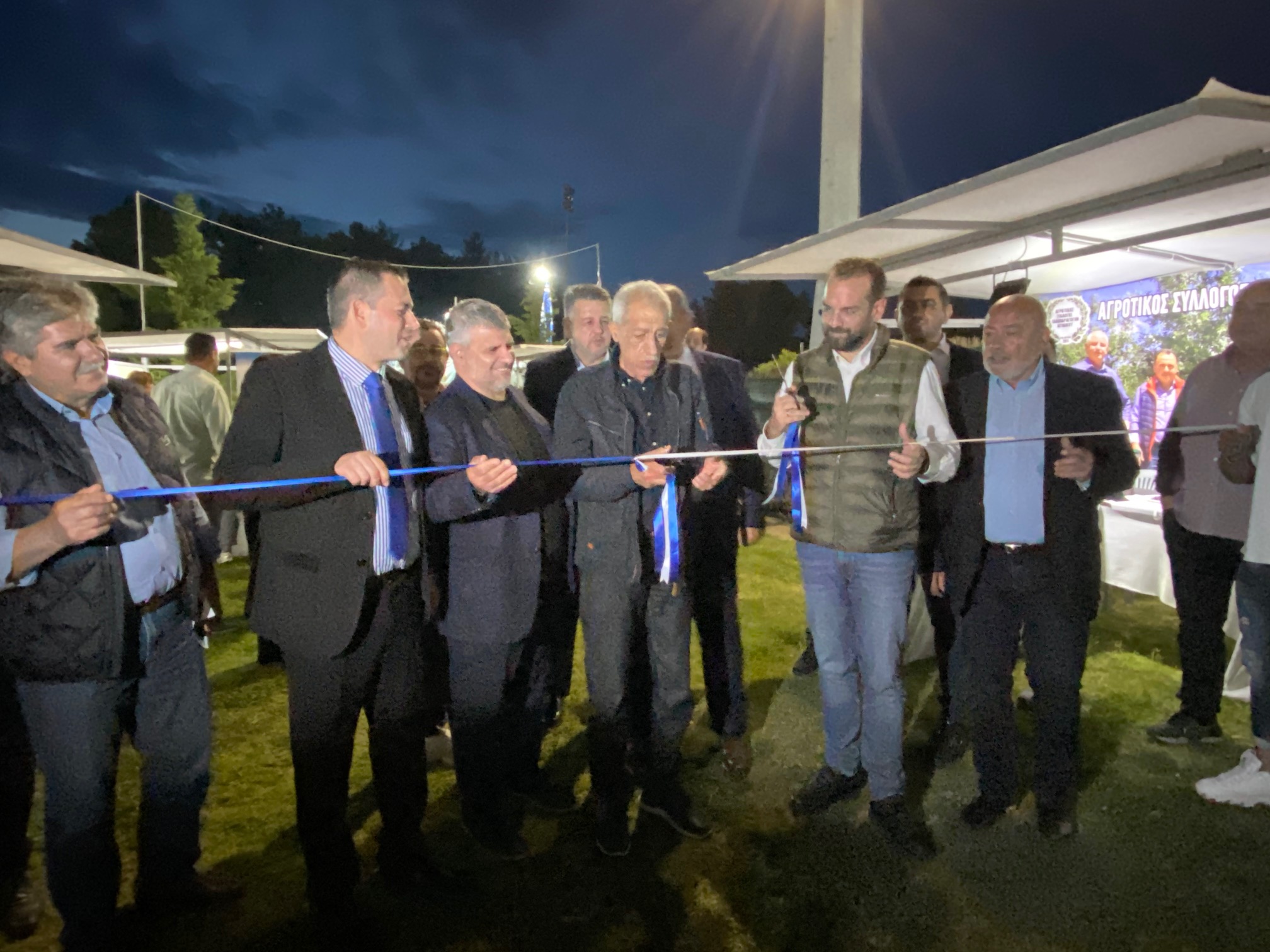 Άνοιξε τις πύλες του το “Κερνάμε Ελλάδα” στην Αμαλιάδα! *** ΛΑΜΠΡΗ Η ...