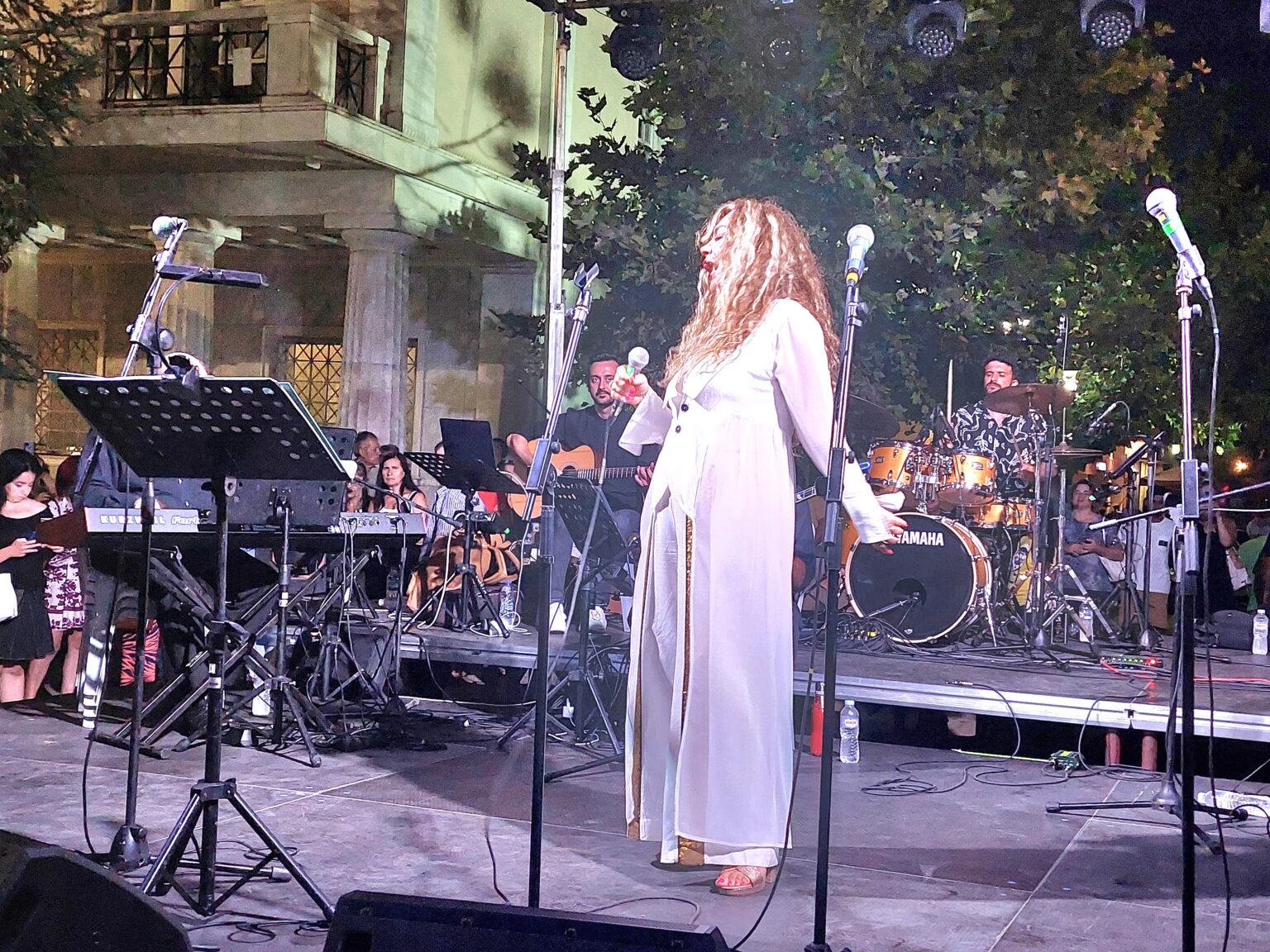 Τεράστια επιτυχία σημείωσε στον Πύργο η συναυλία-αφιέρωμα στη Μαίρη ...