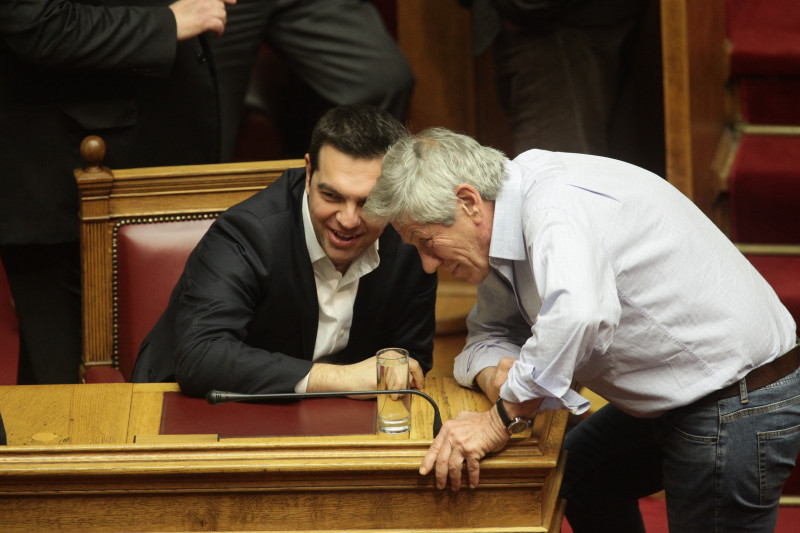 Ο ΜΑΚΗΣ ΤΗΝ ΑΠΟΚΑΛΕΙ *ΣΥΝΤΡΟΦΙΚΗ ΕΠΙΣΤΟΛΗ* ΠΡΟΣ ΤΣΙΠΡΑ, ΑΛΛΑ ΣΤΗΝ ...