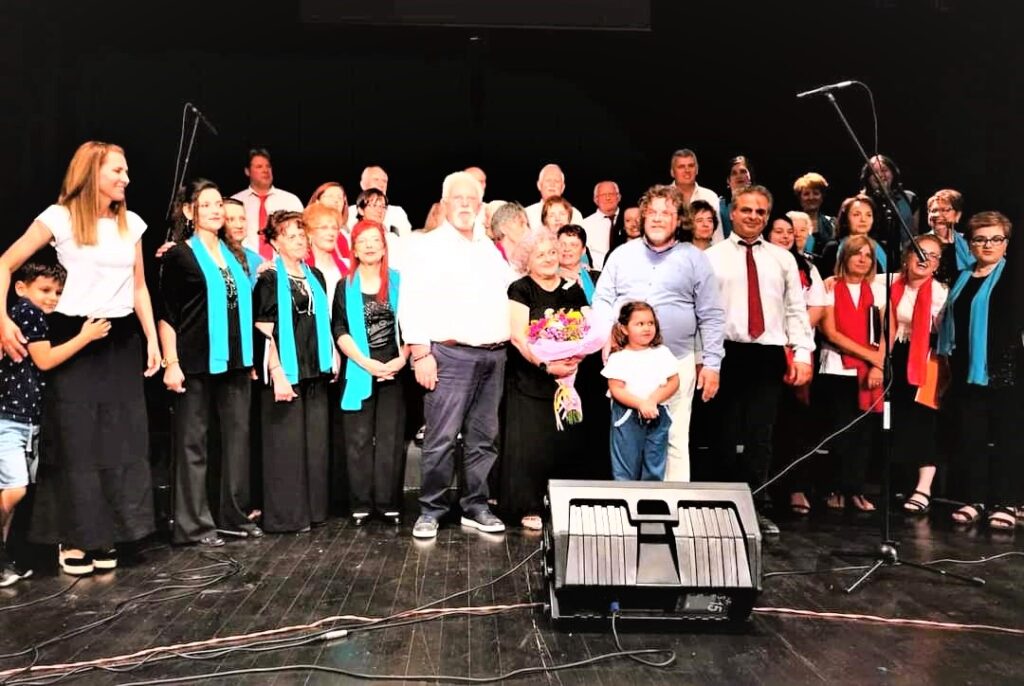 Ο ΔΗΜΟΣ ΗΛΙΔΑΣ ΓΙΑ ΤΟ ΣΠΟΥΔΑΙΟ ΑΦΙΕΡΩΜΑ ΣΤΟΝ ΜΑΝΟ ΧΑΤΖΙΔΑΚΙ ΑΠΟ ΔΥΟ ...